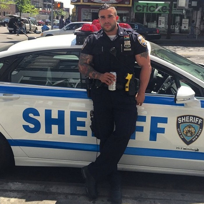 Miguel Pimentel, el policía más hot de Instagram